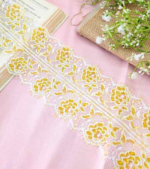 Gold Flowers Chantilly Border Lace No 918 - Basata